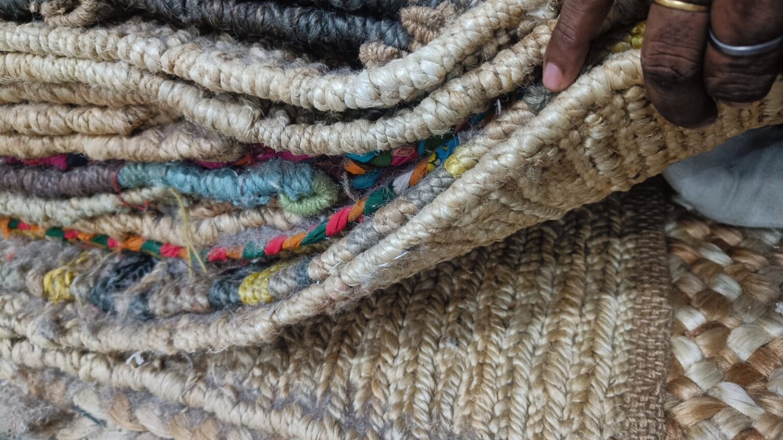 Home - Insha Carpets And Rugs